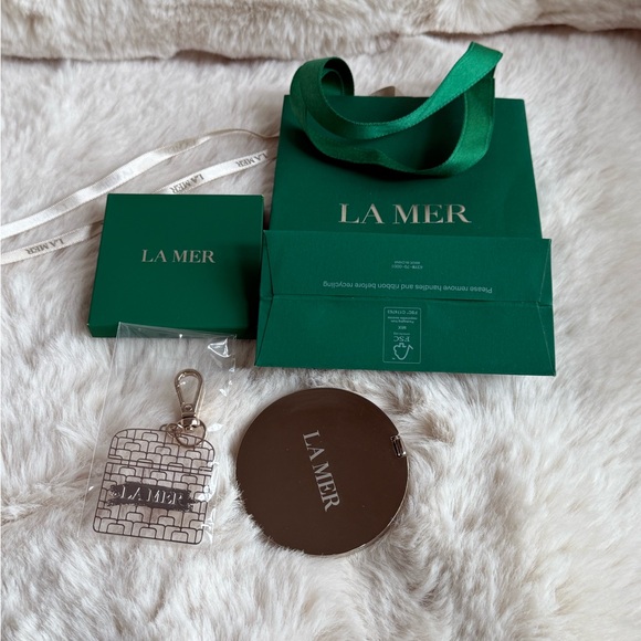 La Mer | Skincare | La Mer Compact Mirror Small Gift Bag And Key Chain ...